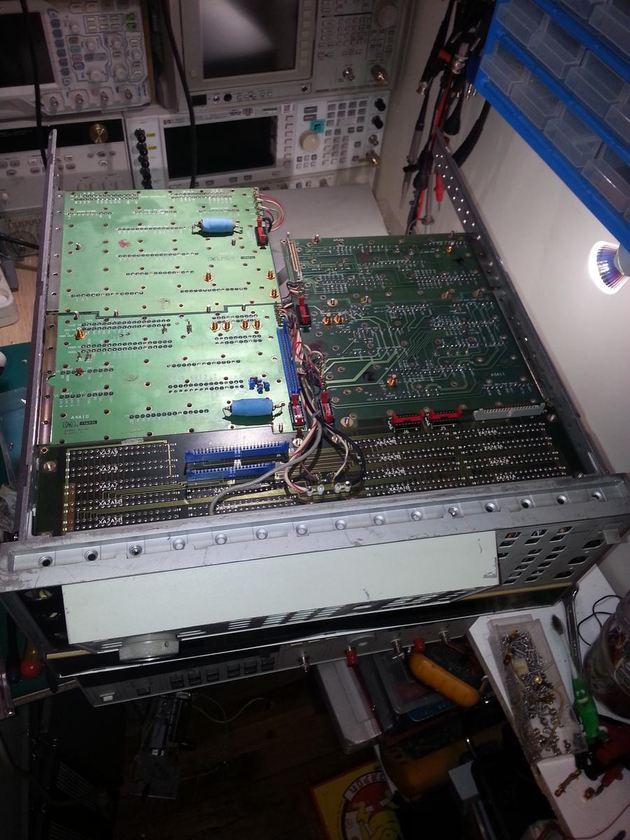 HP8662A Synthetized Signal Generator - Part 1 - Whatever
